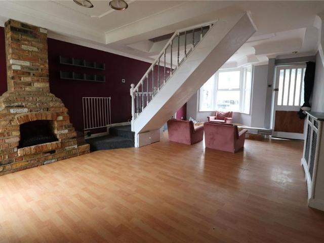 2 bedroom terraced house to rent