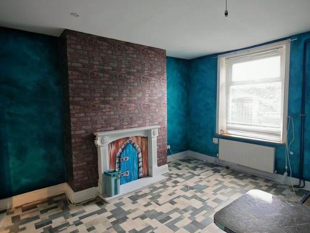 2 bedroom terraced house to rent