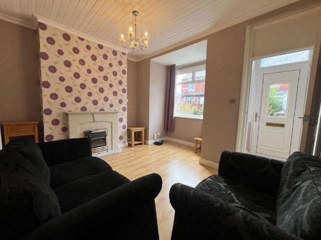 2 bedroom terraced house to rent