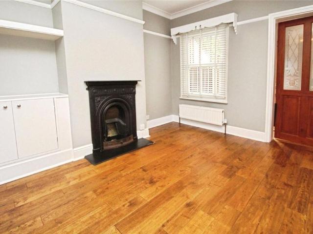 2 bedroom terraced house to rent