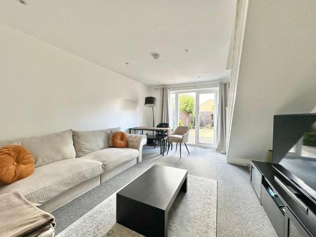 2 bedroom terraced house to rent