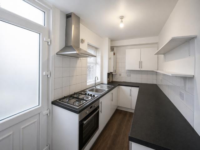 2 bedroom terraced house to rent