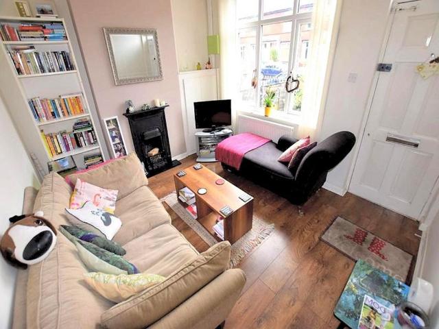 2 bedroom terraced house to rent