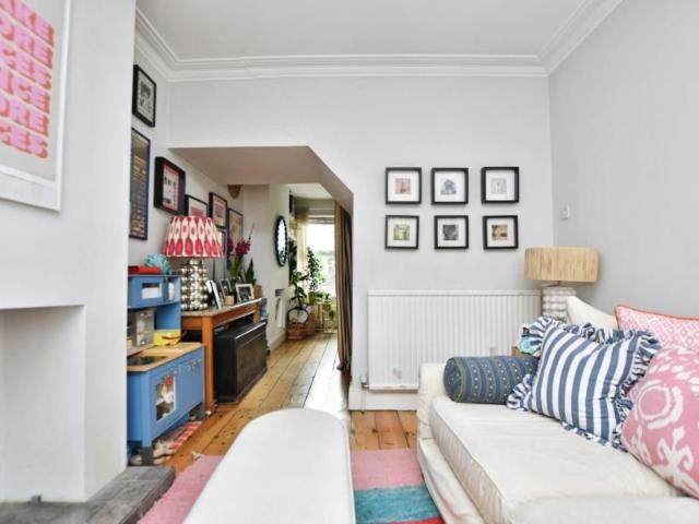 2 bedroom terraced house to rent