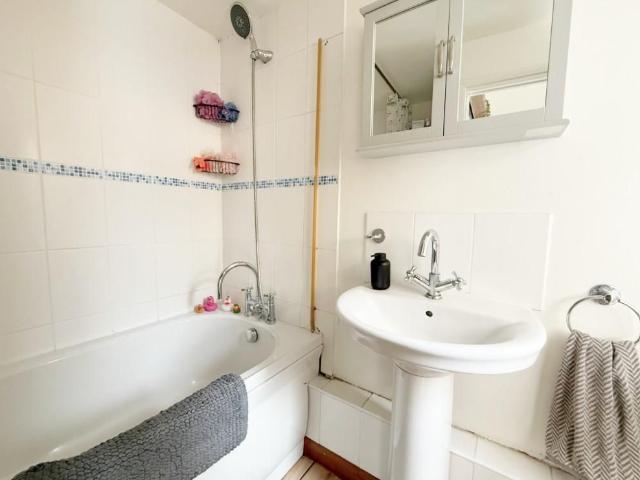 2 bedroom terraced house to rent