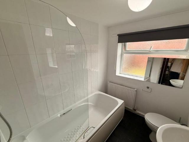 2 bedroom terraced house to rent