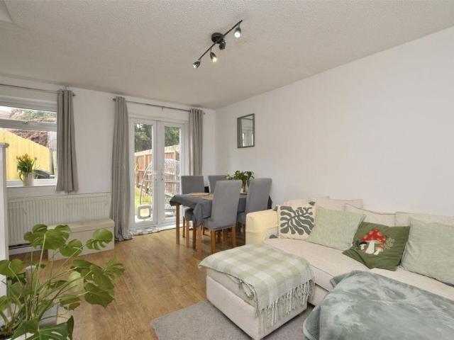 2 bedroom terraced house to rent