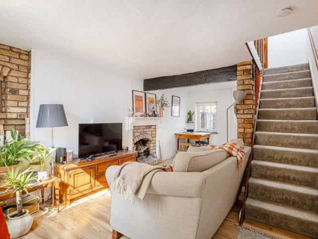 2 bedroom terraced house to rent
