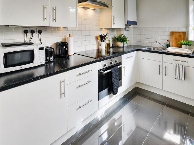 2 bedroom terraced house to rent