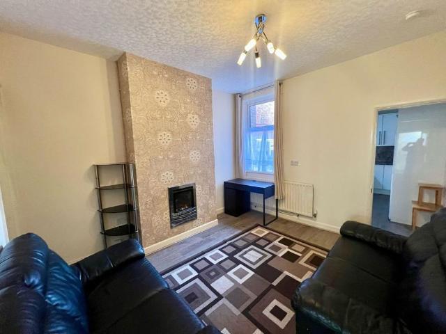 2 bedroom terraced house to rent