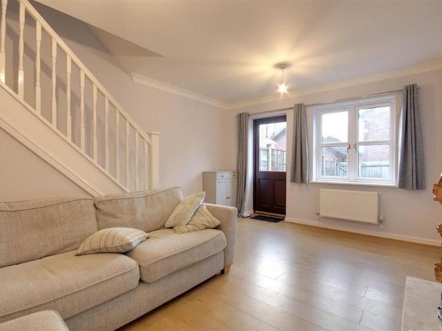 2 bedroom terraced house to rent