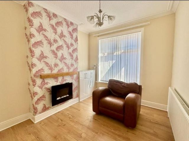 2 bedroom terraced house to rent