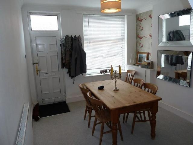 2 bedroom terraced house to rent