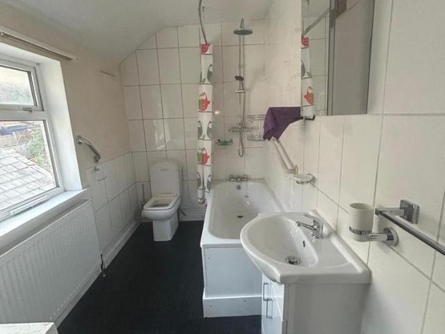 2 bedroom terraced house to rent