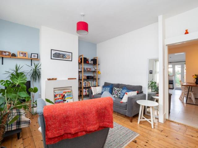 2 bedroom terraced house to rent