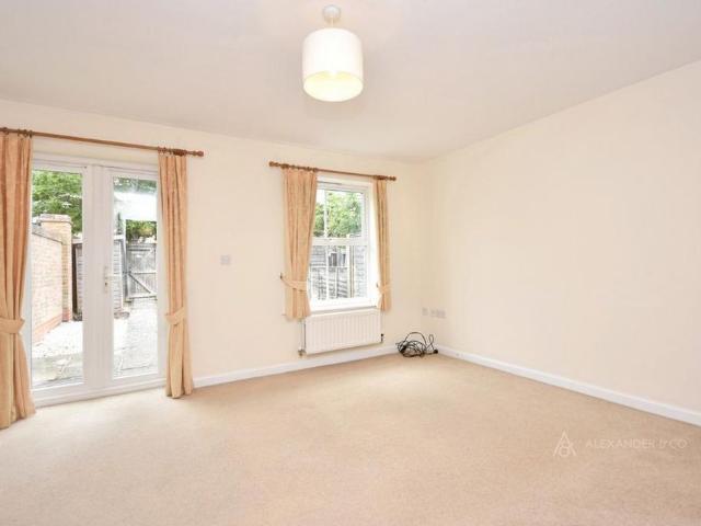 2 bedroom terraced house to rent