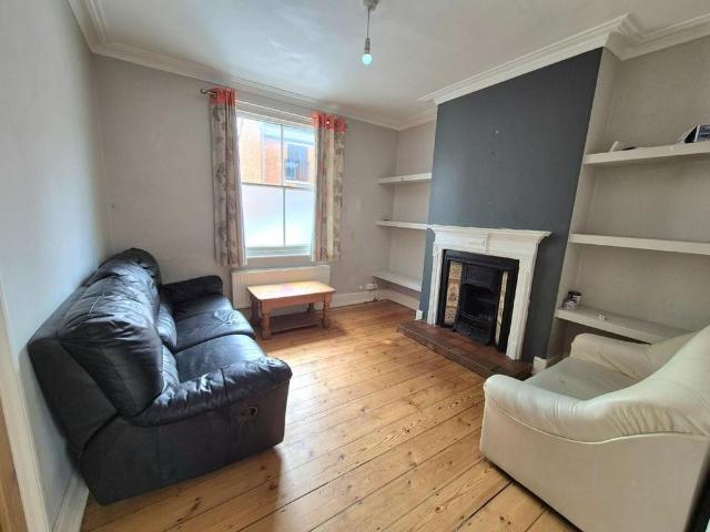 2 bedroom terraced house to rent