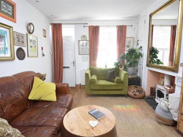 2 bedroom terraced house to rent