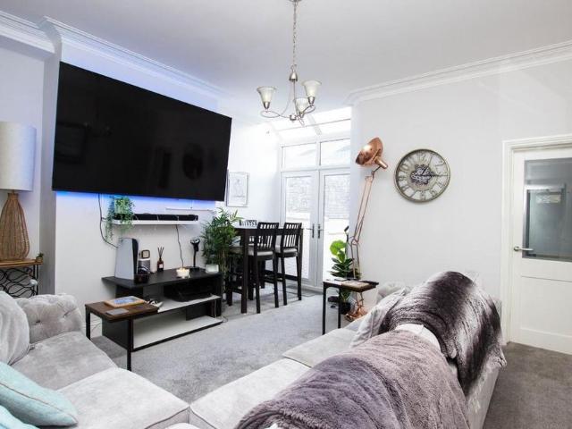 2 bedroom terraced house to rent