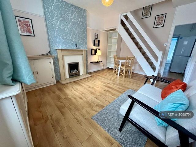 2 bedroom terraced house to rent