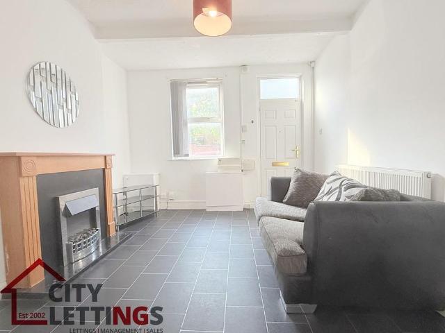 2 bedroom terraced house to rent