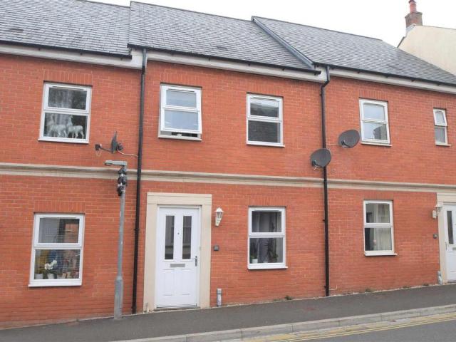 2 bedroom terraced house to rent