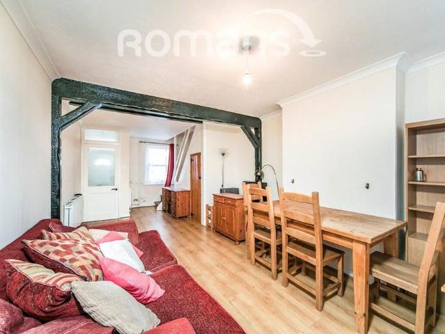 2 bedroom terraced house to rent