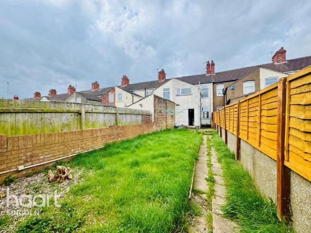 2 bedroom terraced house to rent