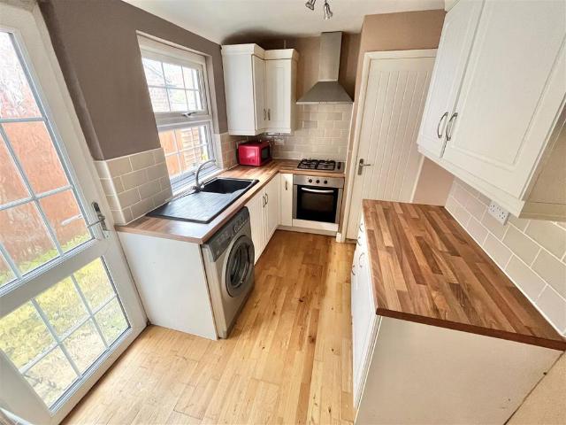 2 bedroom terraced house to rent