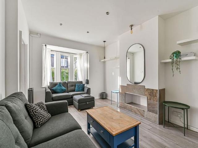 2 bedroom terraced house to rent