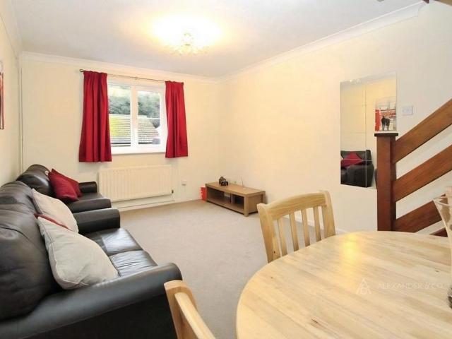 2 bedroom terraced house to rent