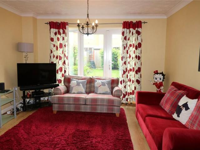 2 bedroom terraced house to rent