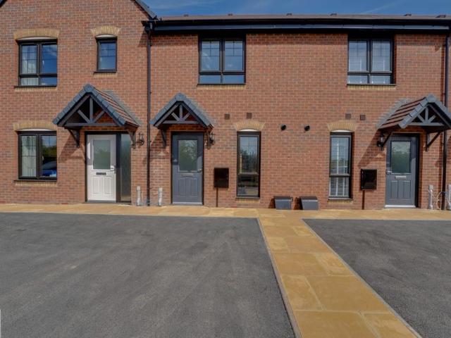 2 bedroom terraced house to rent