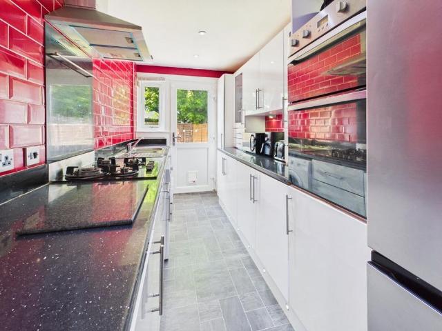 2 bedroom terraced house to rent