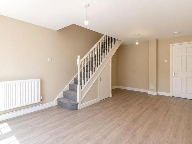 2 bedroom terraced house to rent