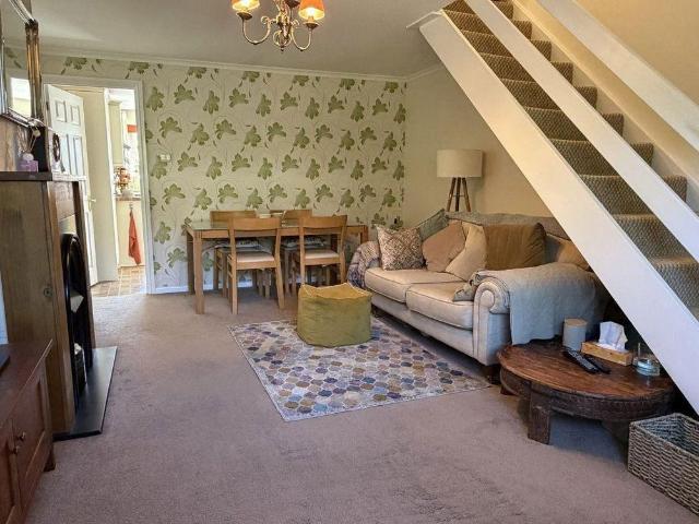2 bedroom terraced house to rent