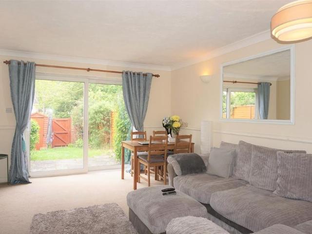 2 bedroom terraced house to rent