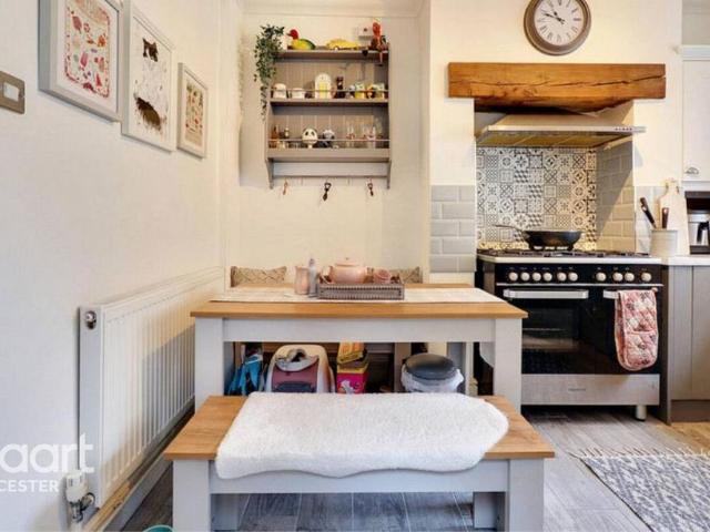 2 bedroom terraced house to rent