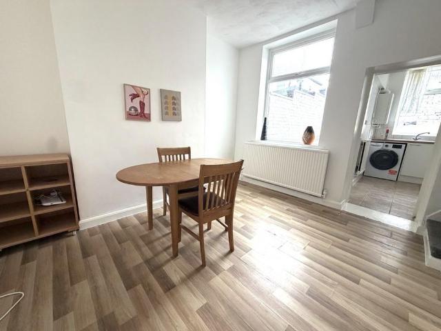 2 bedroom terraced house to rent
