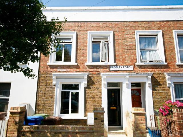 2 bedroom terraced house to rent