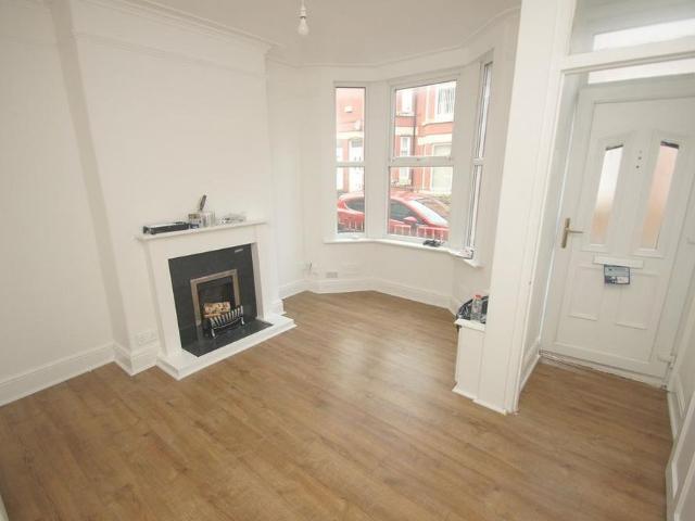 2 bedroom terraced house to rent