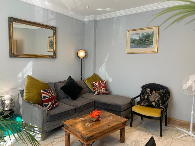 2 bedroom terraced house to rent
