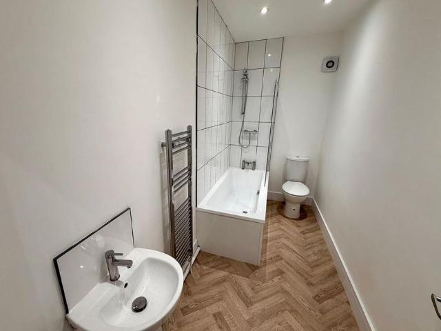 2 bedroom terraced house to rent