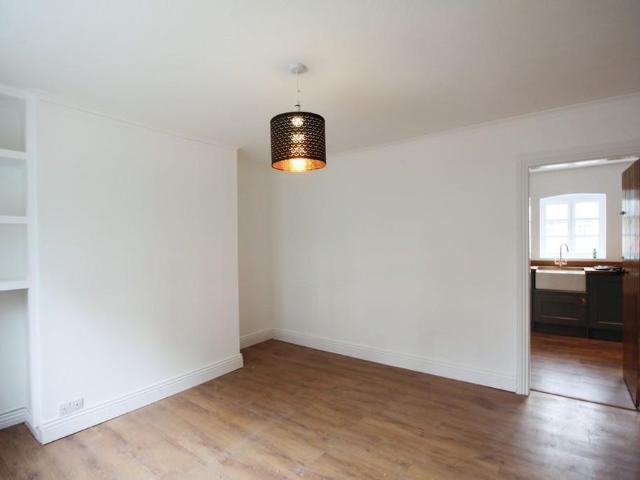 2 bedroom terraced house to rent