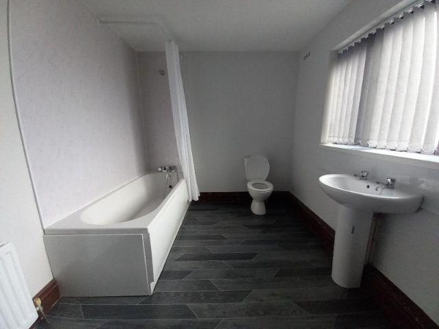 2 bedroom terraced house to rent