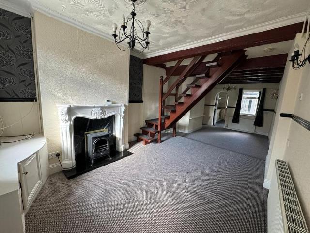 2 bedroom terraced house to rent