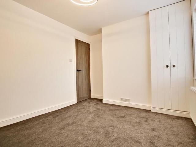 2 bedroom terraced house to rent