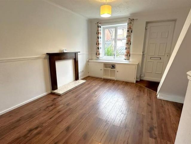 2 bedroom terraced house to rent