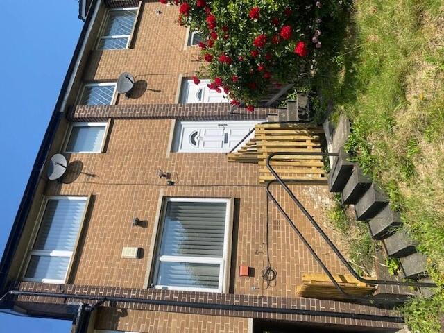 2 bedroom terraced house to rent