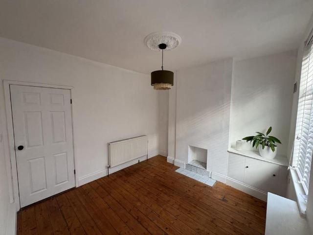 2 bedroom terraced house to rent